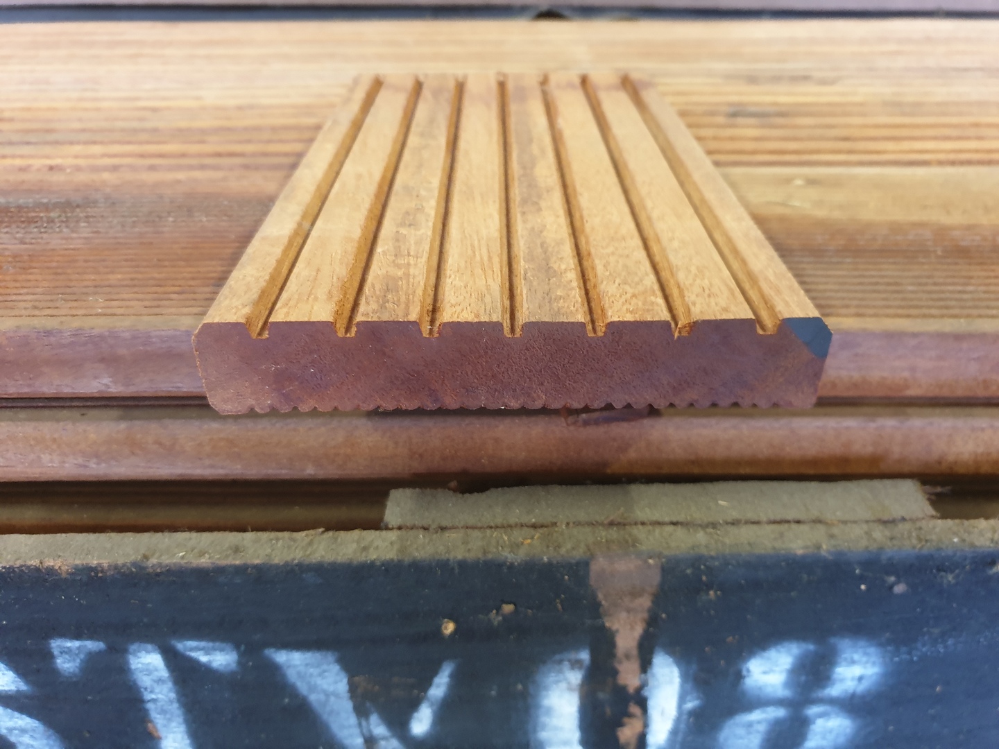 ANGELIM VERMELHO : 25 x 145 cm ( 25 m2 ) 180 cm