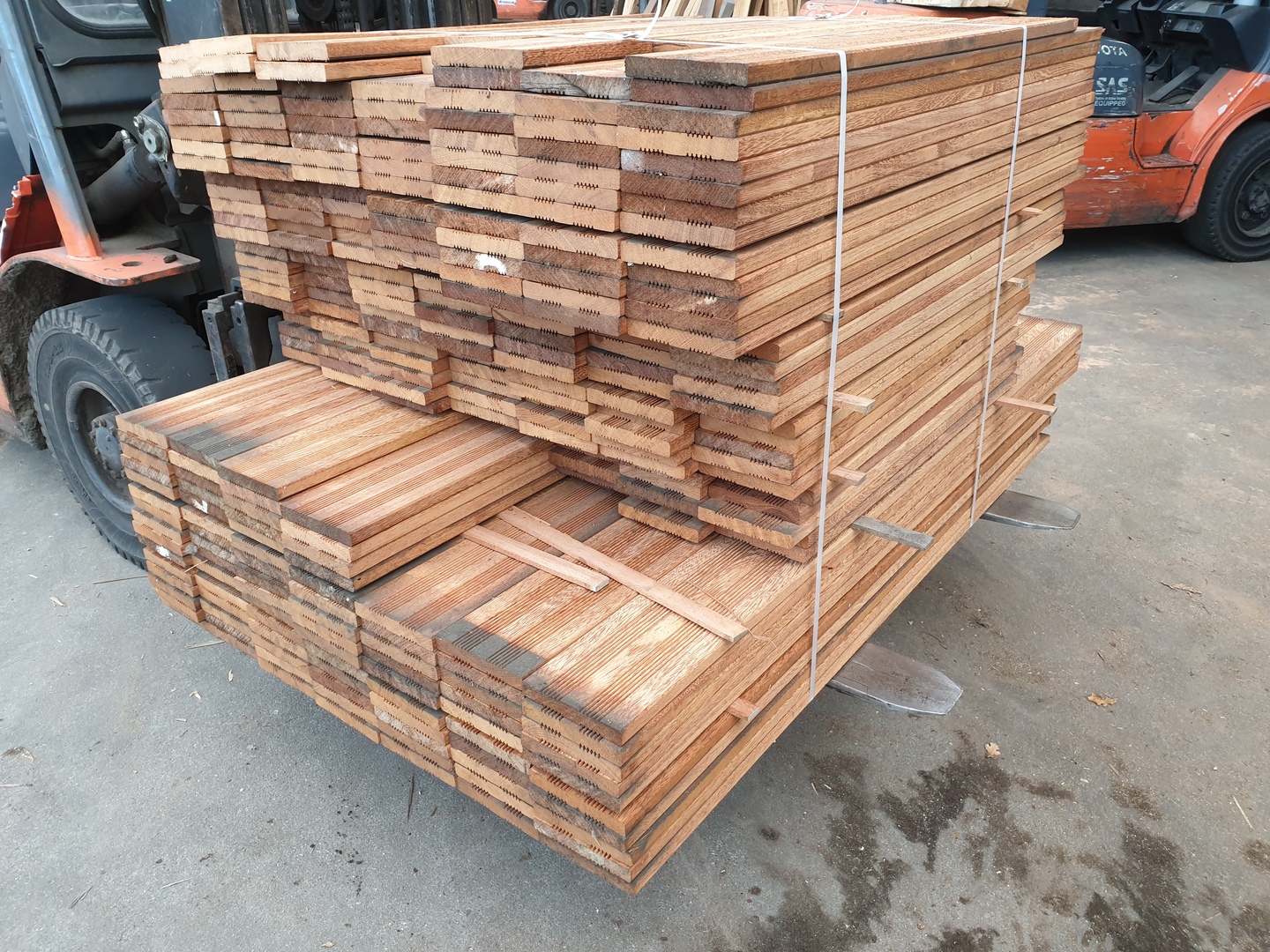 GELE KABBES : 21 x 140mm ( ruim 300 m1 )