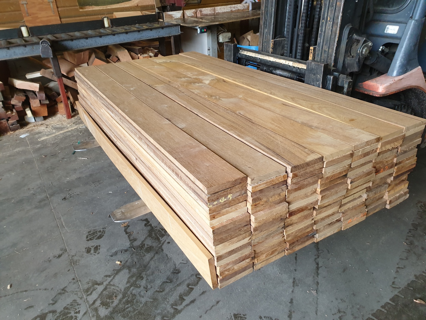 TANIMBUCA : 21 x 140mm ( 35 m2 ) 127 stuks van 200cm